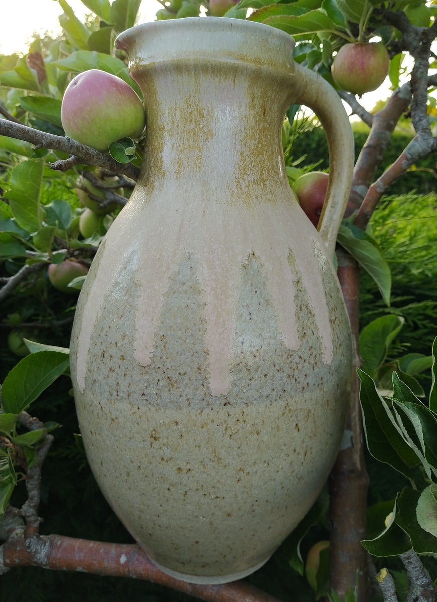 Flagon Quartzite over apple and Maple – Studio Cennen